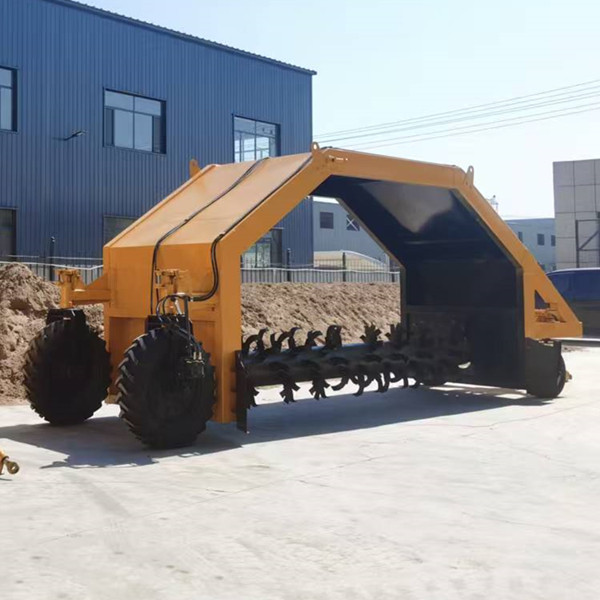 MT5000 Trailed compost turner